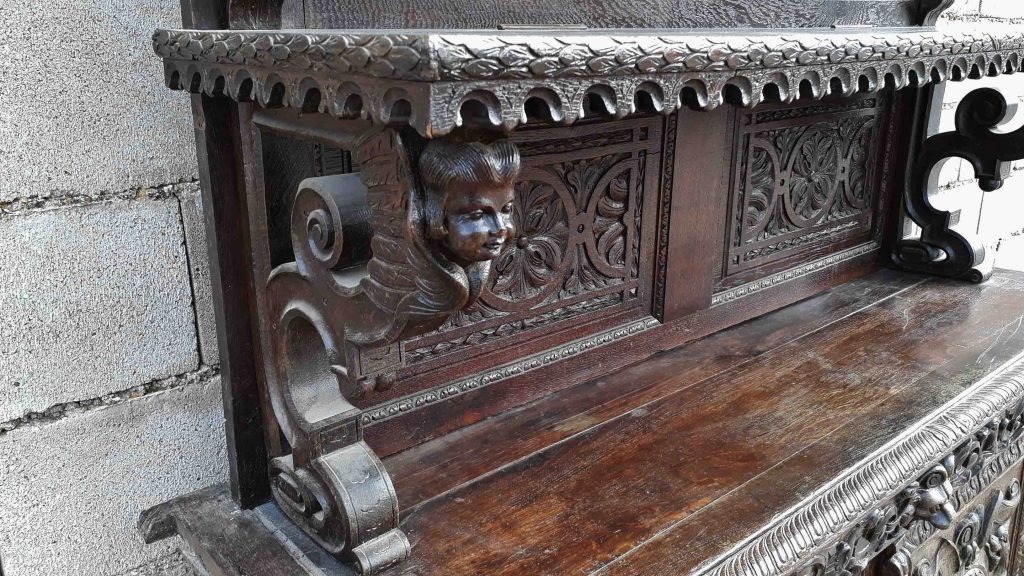Aparador antiguo estilo Luis XIII. Mueble de salón biblioteca ...