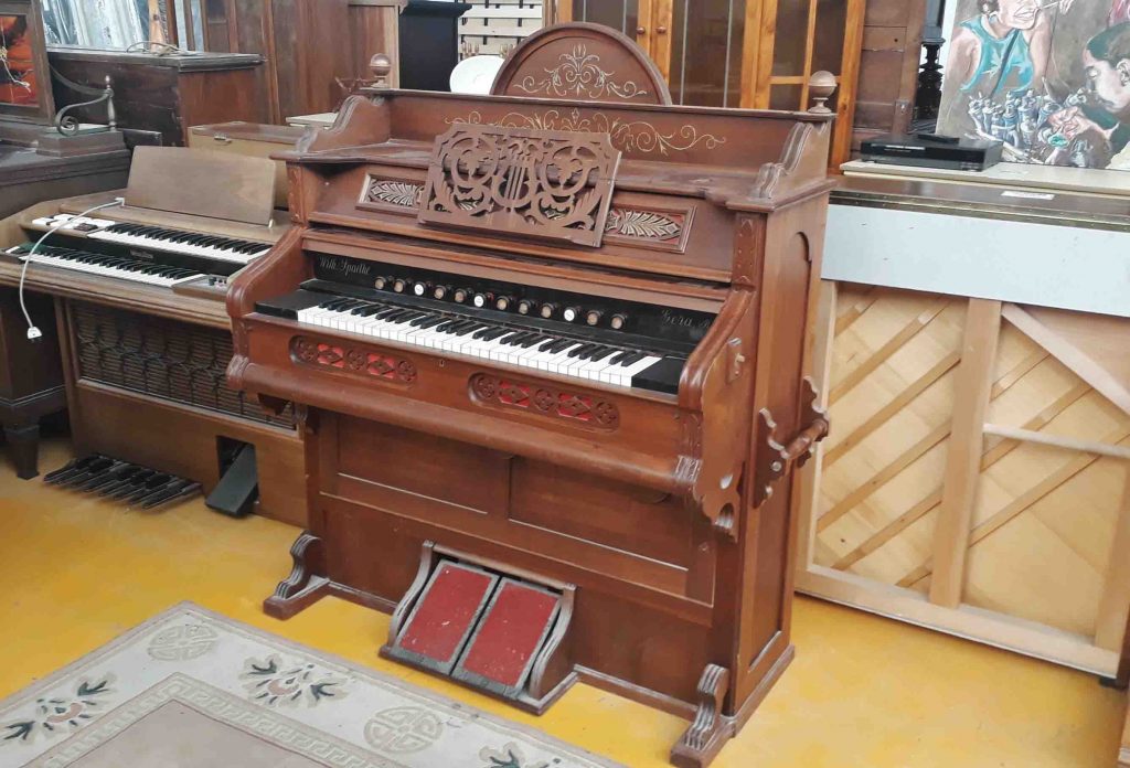 Armonio antiguo. Armonium antiguo. | El Viejo Odeón